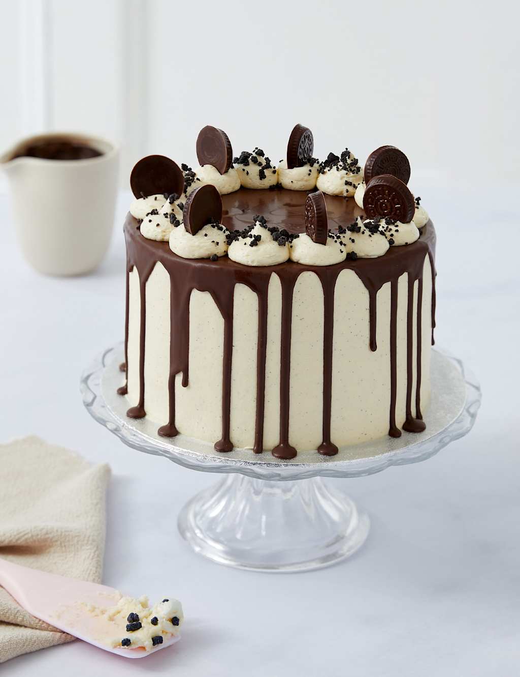 Cookies & Cream Cake (Serves 16) | M&S