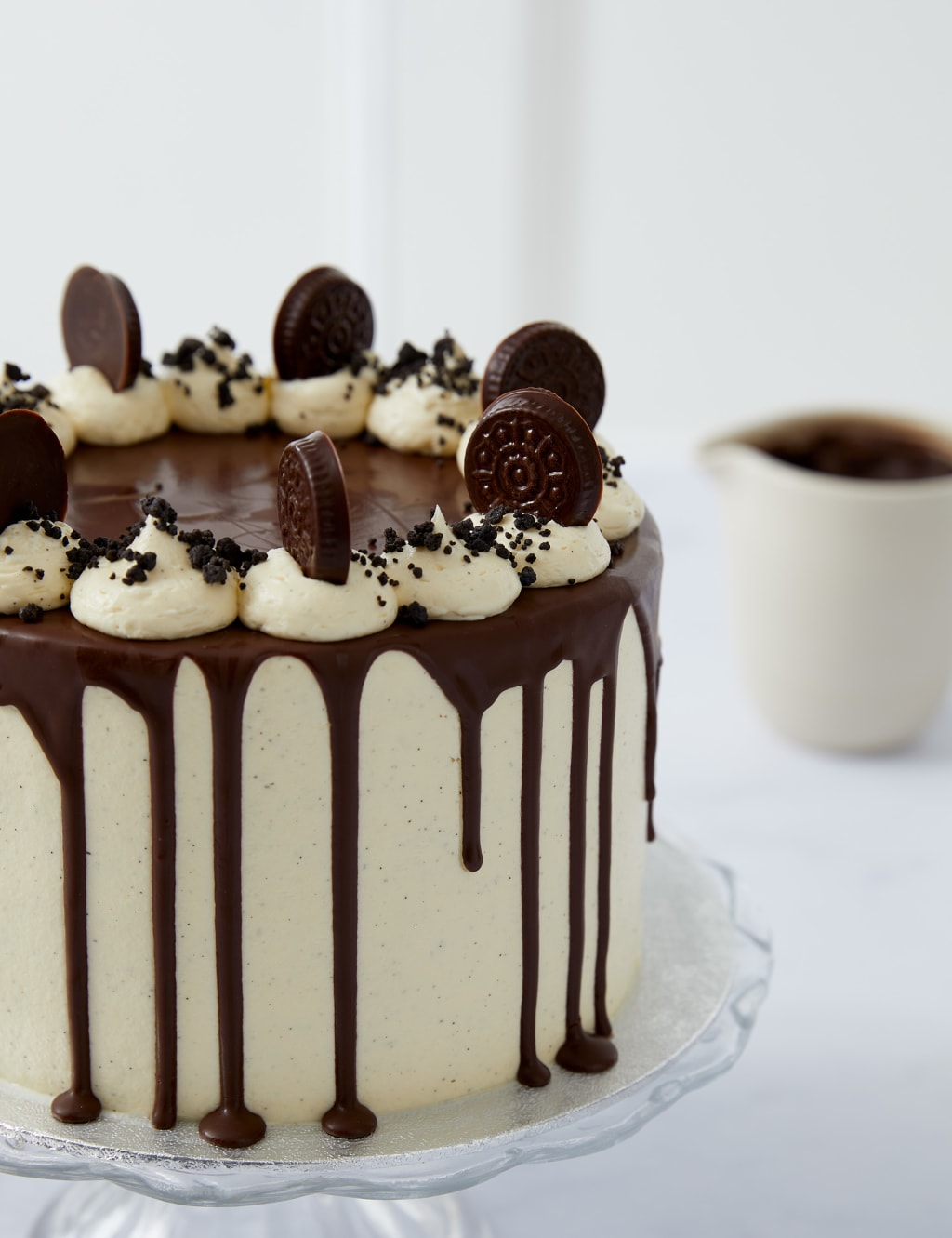 Cookies & Cream Cake (Serves 16) | M&S