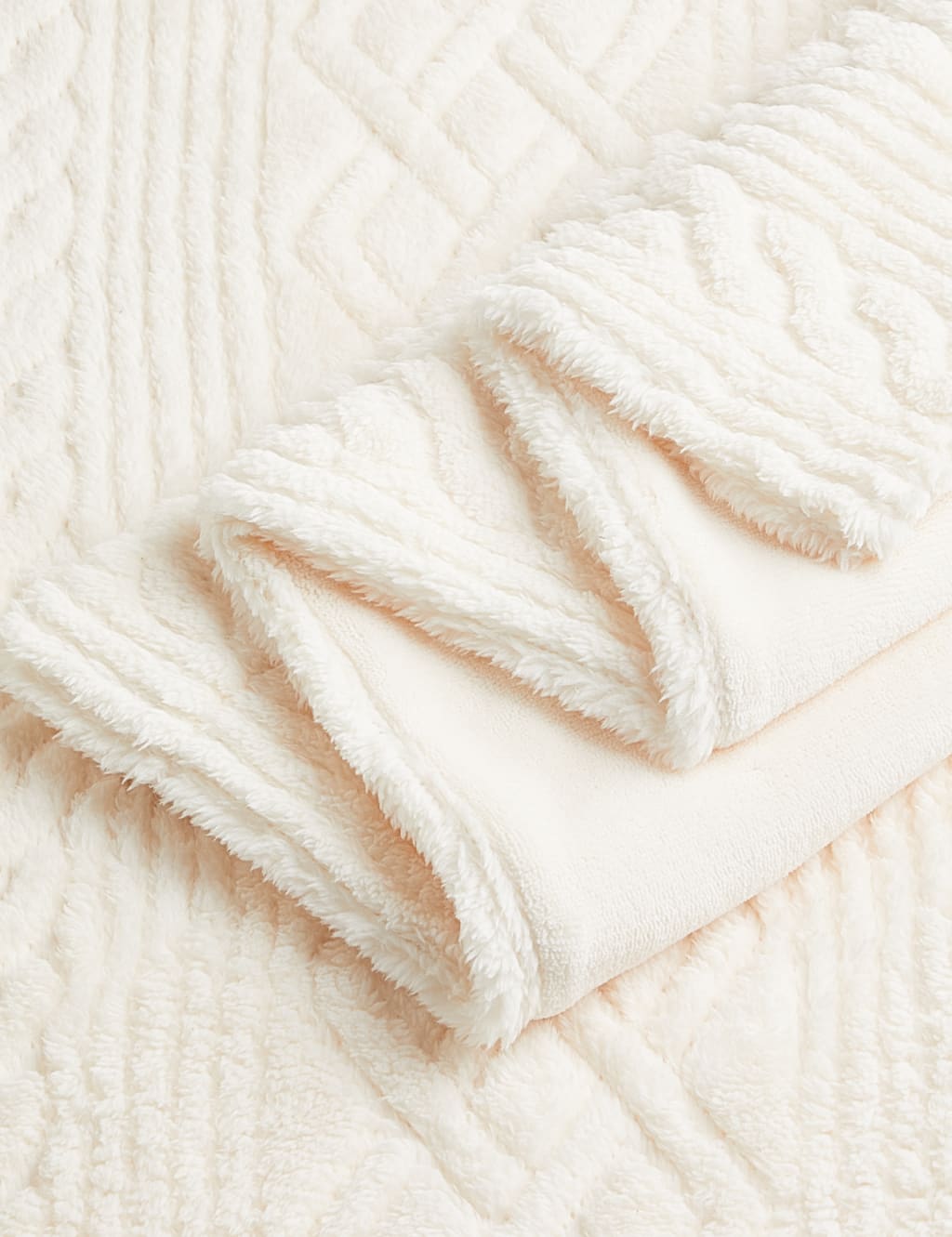 Geometric Cable Knit Fleece Bedding Set | M&S Collection | M&S