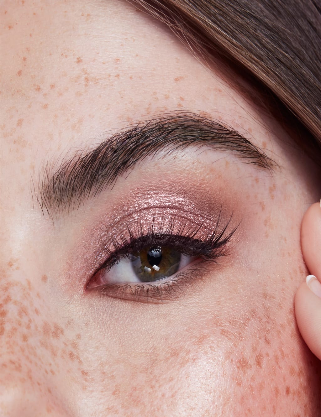 Glisten & Glow Liquid Eyeshadow Brook 4.5ml | Stila | M&S