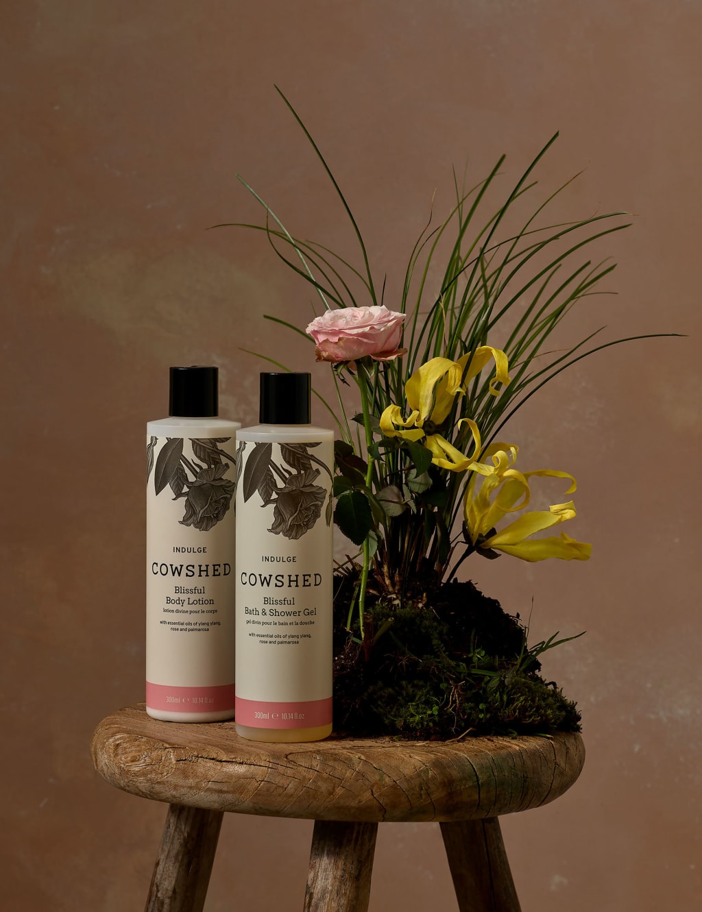 Indulge Bath & Shower Gel, 300ml | Cowshed | M&S