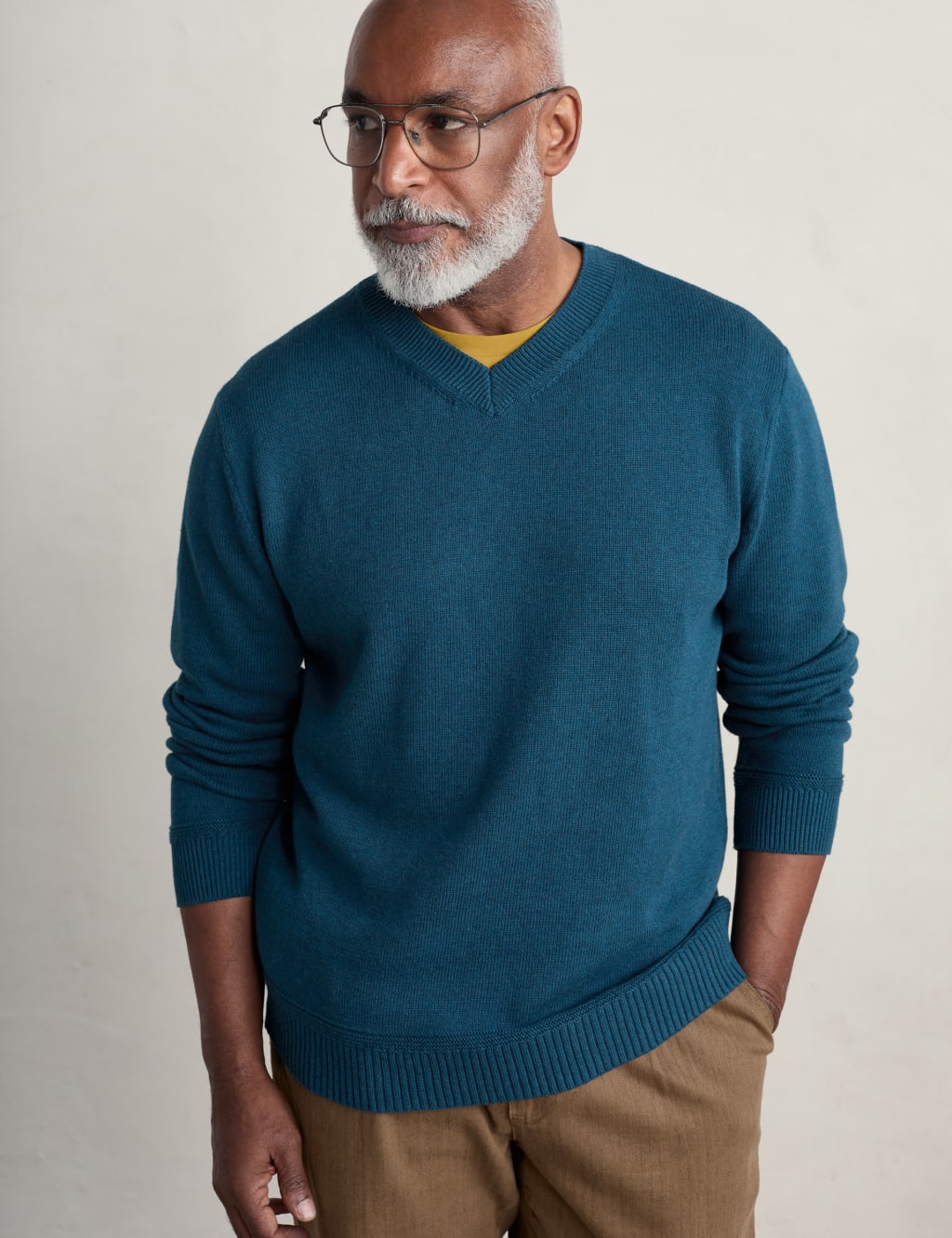 Men's V-Neck Jumpers | M&S