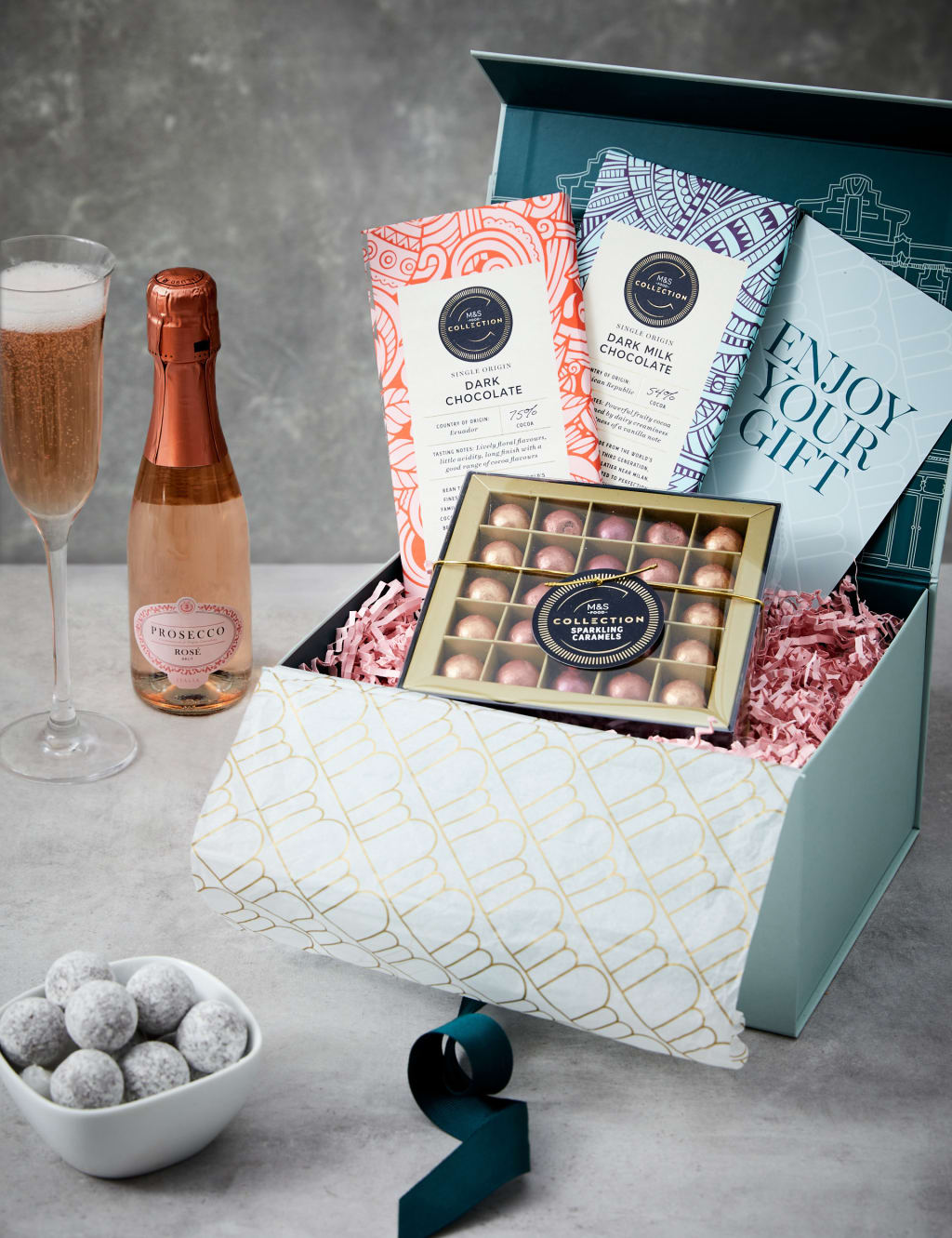 Pink Fizz & Chocolate Gift Box | M&S