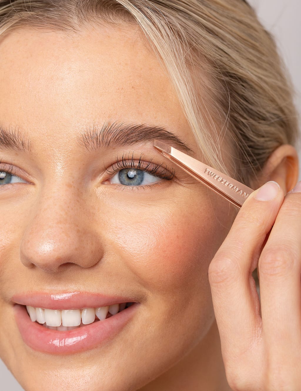 Rose Gold Slant Tweezer | TWEEZERMAN | M&S