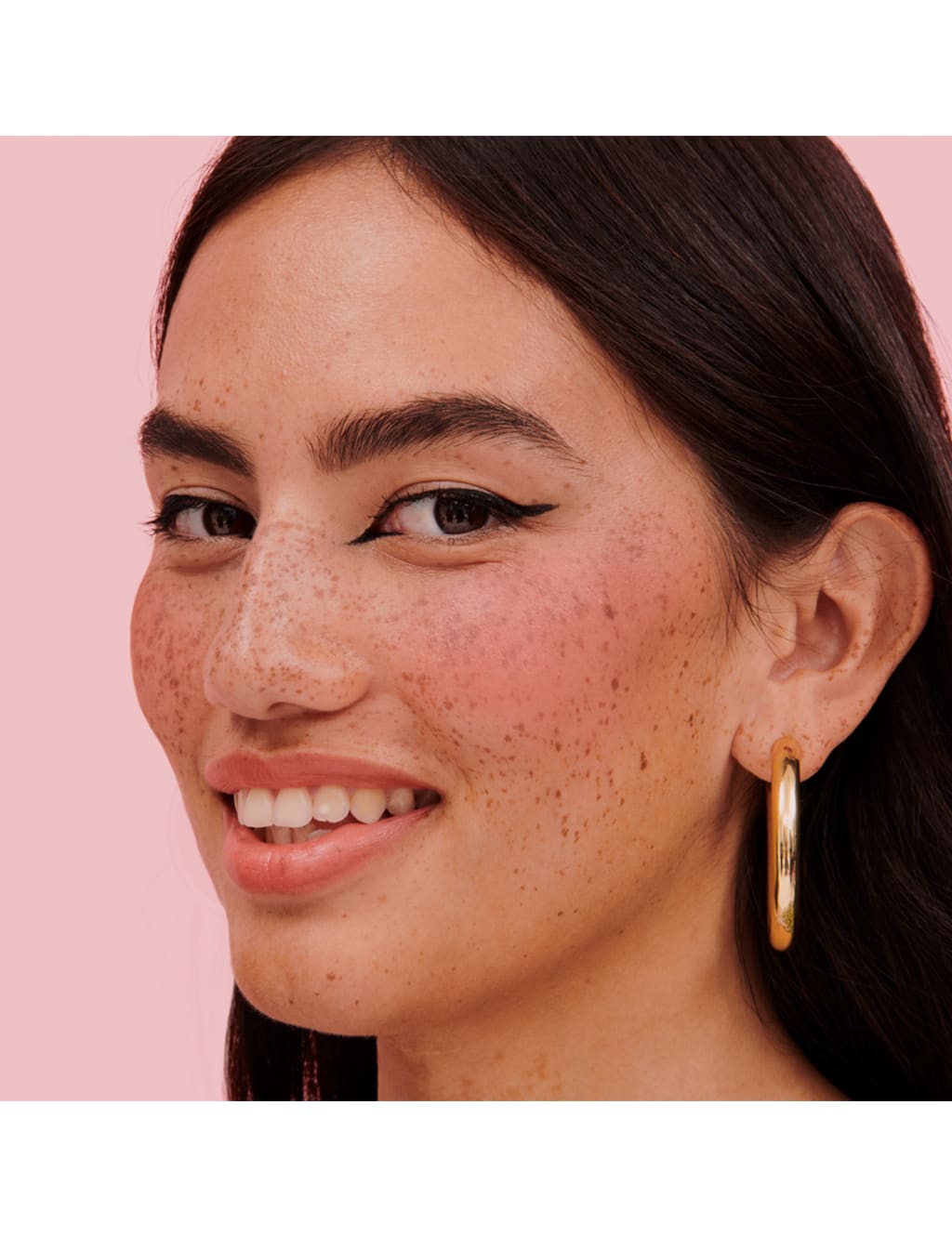 Shellie Powder Blusher 6g | BENEFIT | M&S