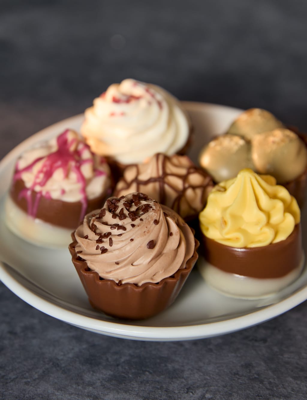 The Chocolate & Fizz Gift Box | M&S